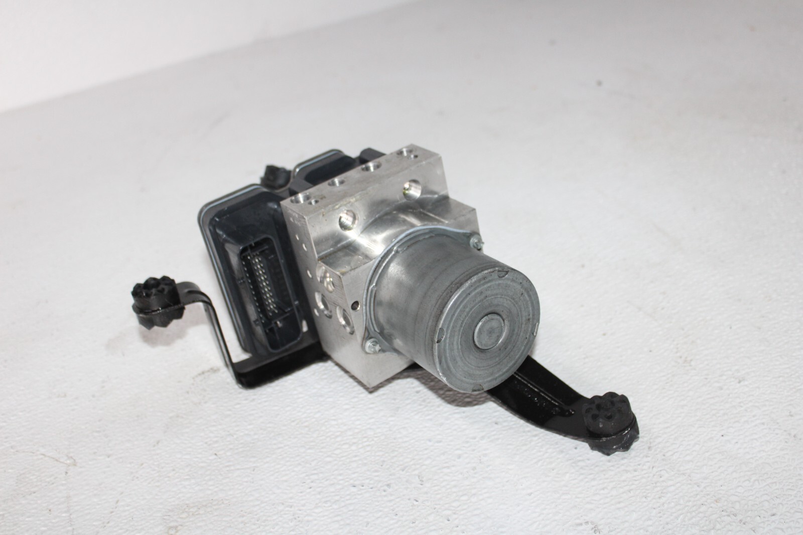ABS Anti Lock Brake Pump Module Unit OEM BMW F15 F16 X5 X6 X5M X6M 2014 ...