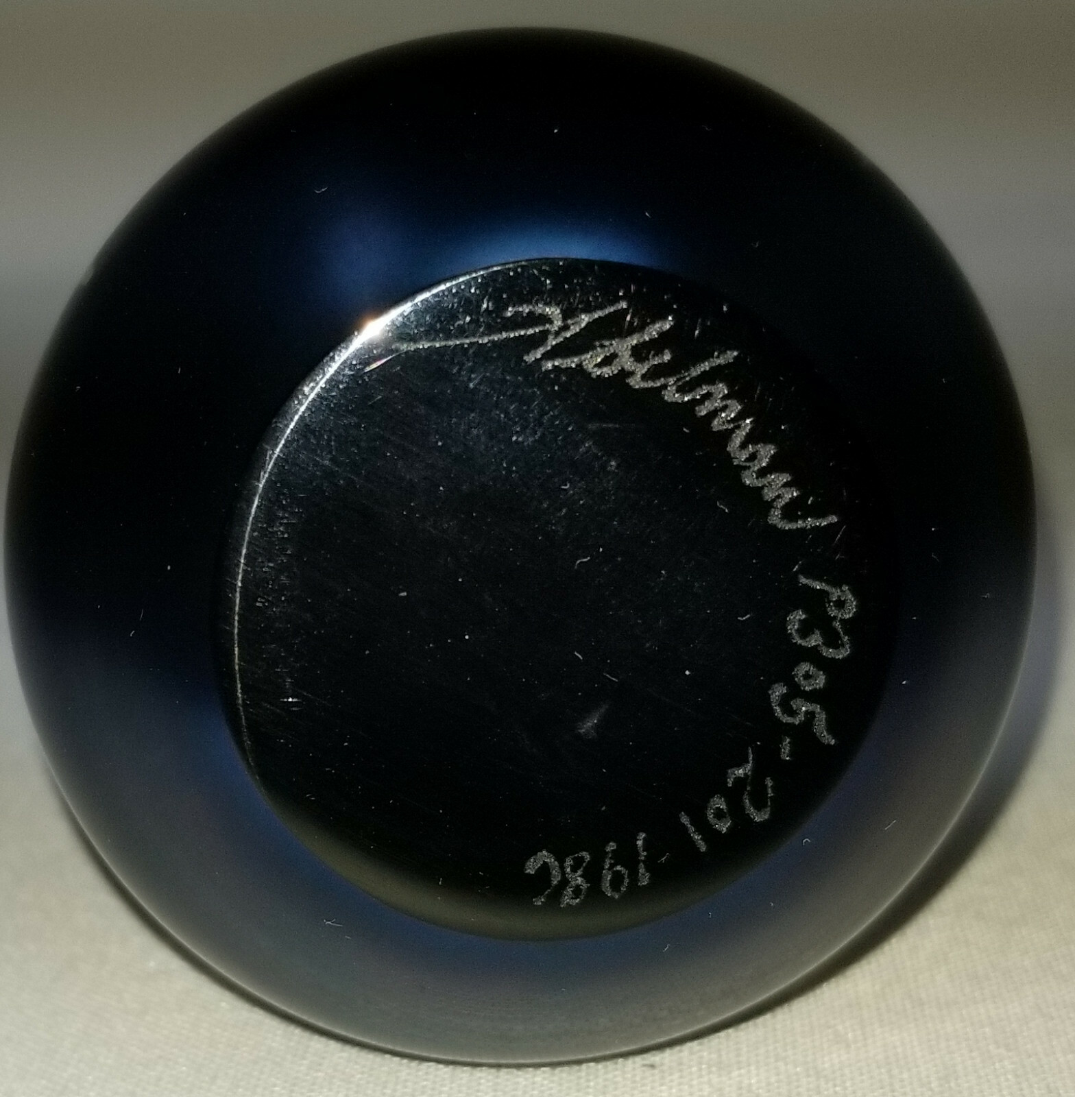 Stuart Abelman Glass Bud Vase 1986 Signed Iridescent Feather Design 4 ...