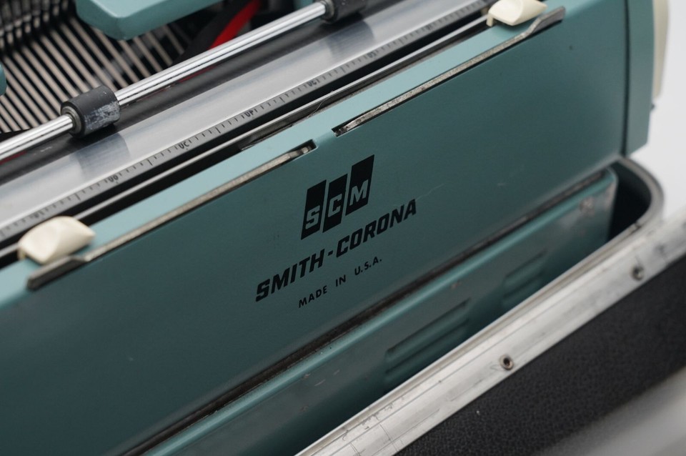 Vintage SCM Smith Corona Coronet Electric Typewriter with Case Made in ...