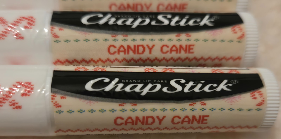 15 ChapStick Bulk Lip Balm, Candy Cane – Fresh & Minty Lip Moisturizer ...