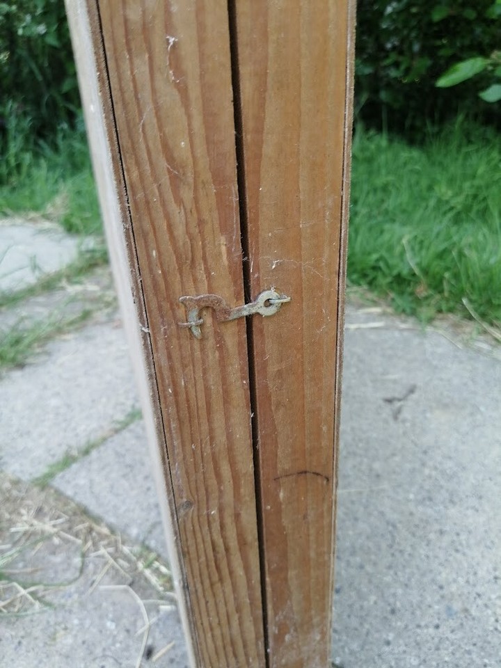 Portable wallpaper folding pasting table decorating, carboot sale etc ...