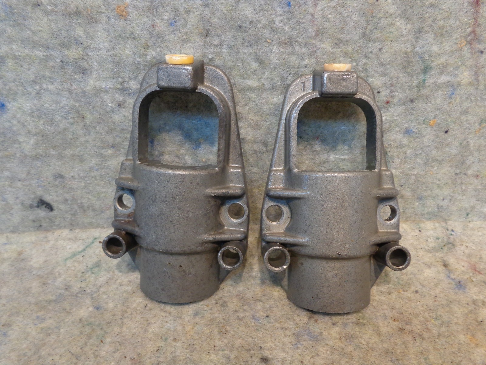 YAMAHA LOWER MOUNT HOUSING #663-44552-01-4D | eBay