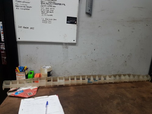 FORD BA BF FALCON WAGON REAR BUMPER IMPACT ENERGY ABSORBER BAR GRIPPER ...