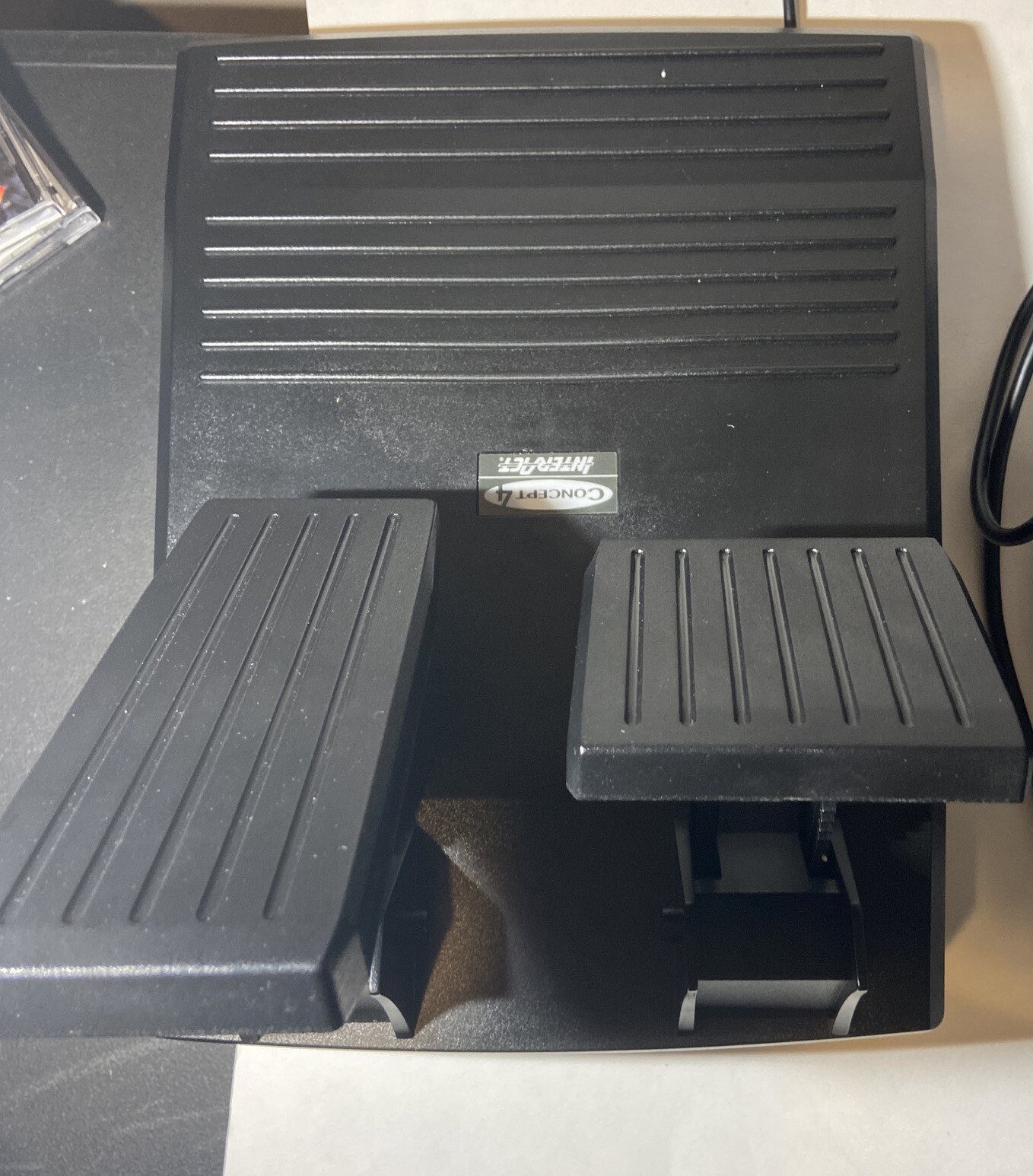 INTERACT CONCEPT 4 RACING WHEEL WITH BRAKE AND GAS PEDALS (PlayStation ...