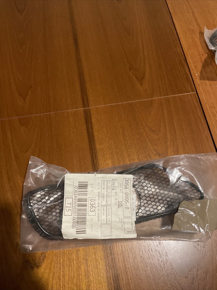 2003-2006 Mercedes Benz E W211 AMG Front Bumper Right Mesh Grill ...