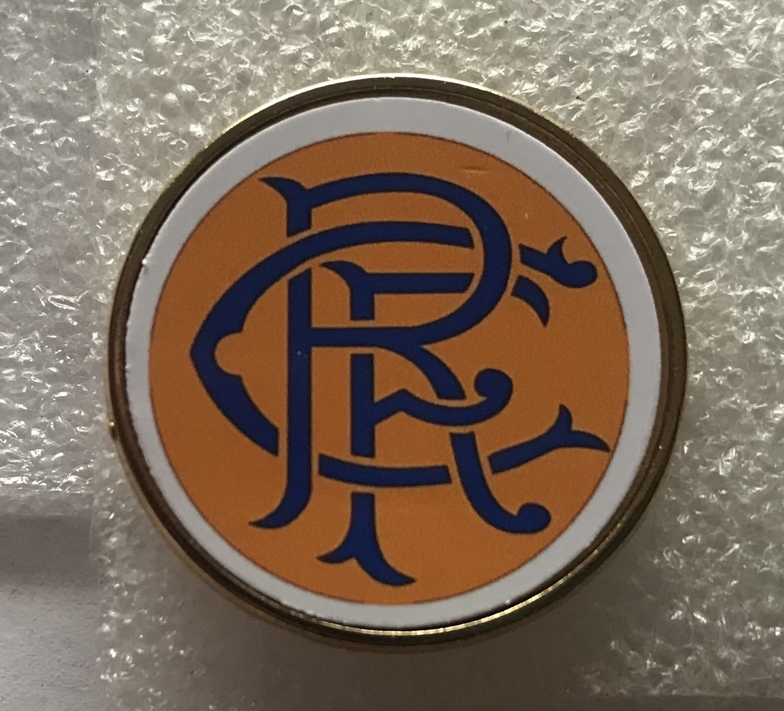 RANGERS FC RETRO CREST PIN BADGE GILT-METAL MOUNT CLEAR VIEW DOME COVER ...