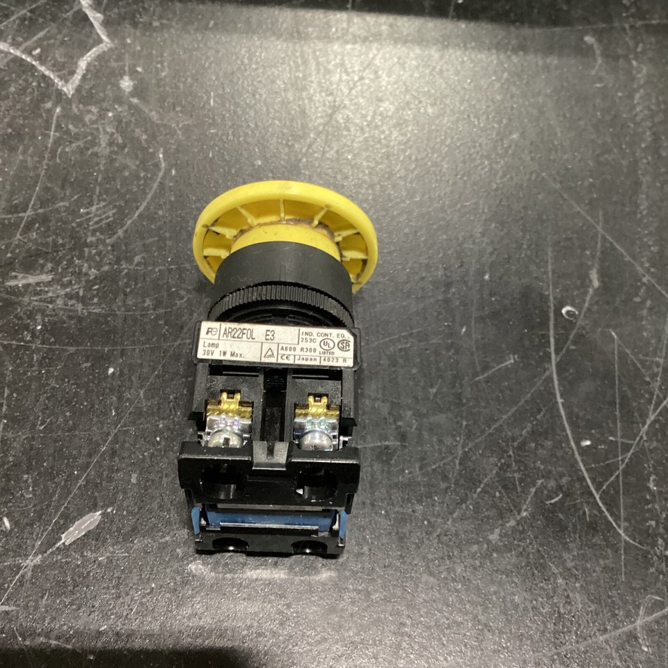 IDEC AR22FOL E3Yellow Momentary Pushbutton #688M7FML | eBay