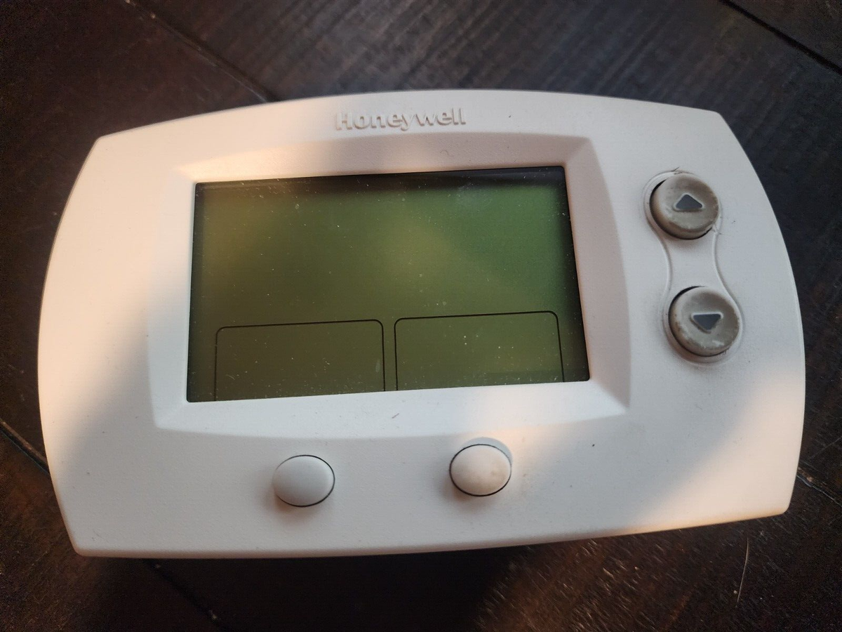 Focuspro 5000 Non Programmable Thermostat