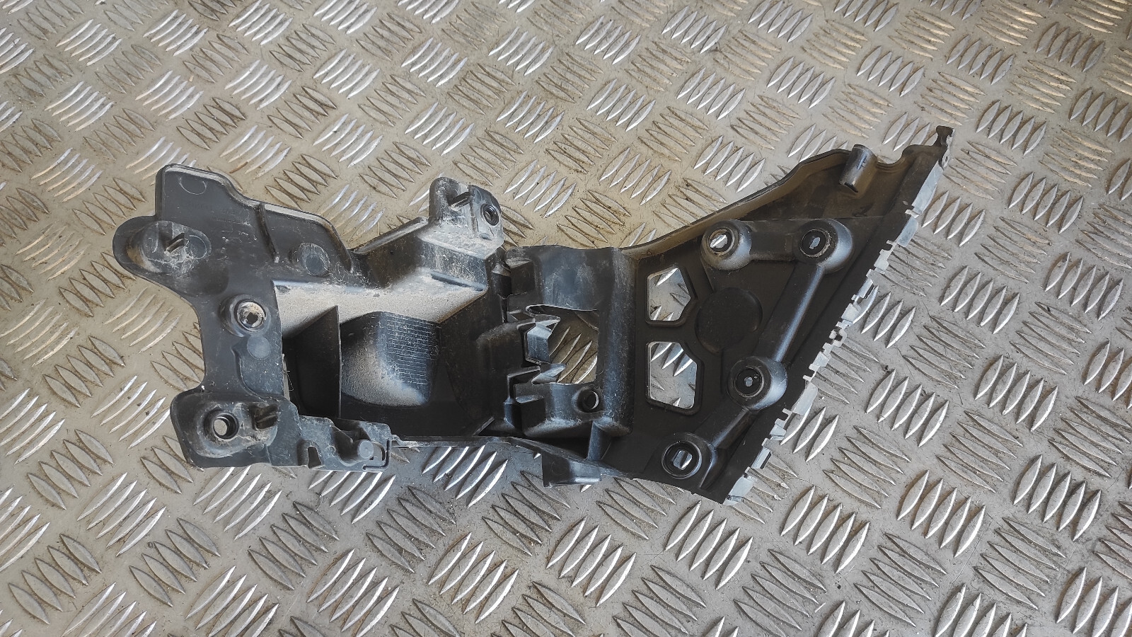 Support pare choc arrière droit - RENAULT Clio IV (4) - Réf ...
