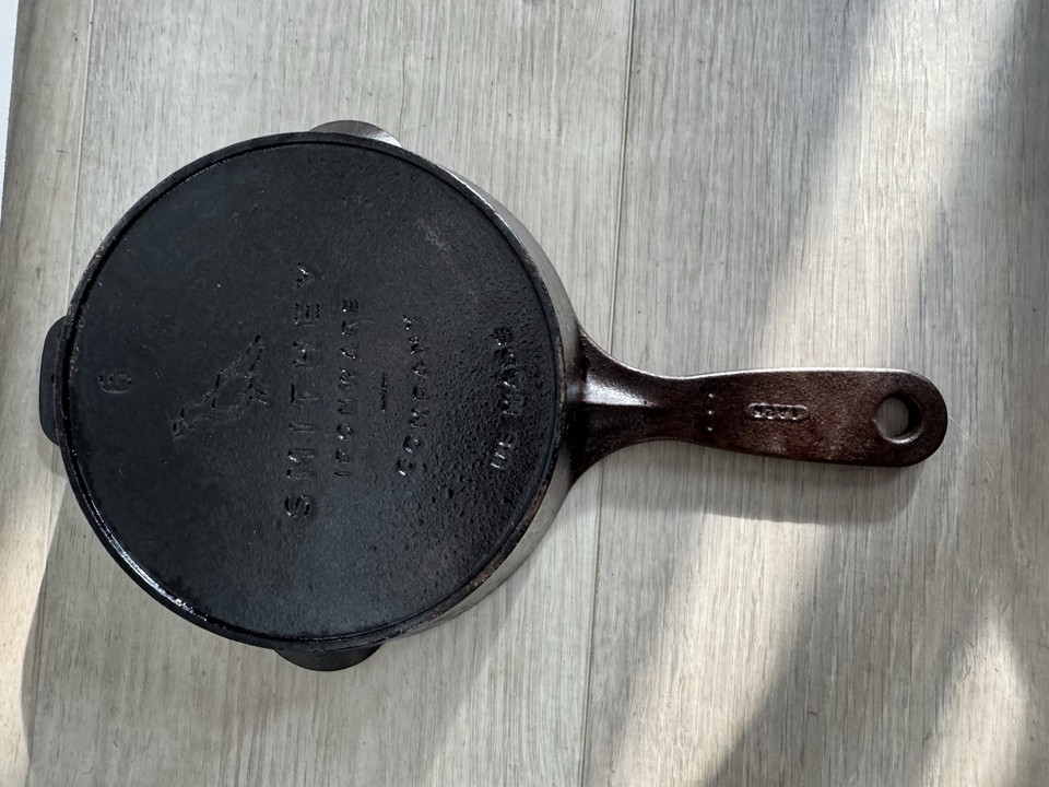 Smithey Ironware No. 6 Embossed Handle Pre-Seasoned Cast Iron Skillet ...