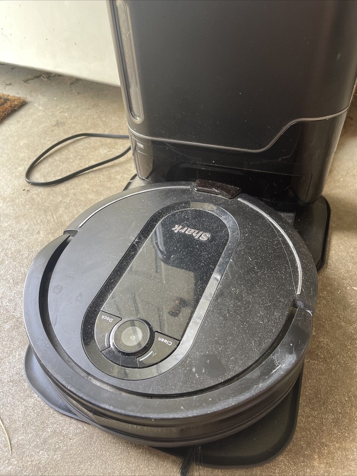 Shark Robot Vacuum - Self Emptying with Base (RV1001AE) For Parts | eBay