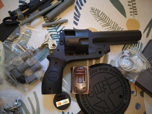 Hellboy Good Samaritan Prop Cosplay DIY Kit Model Display Piece Locator ...