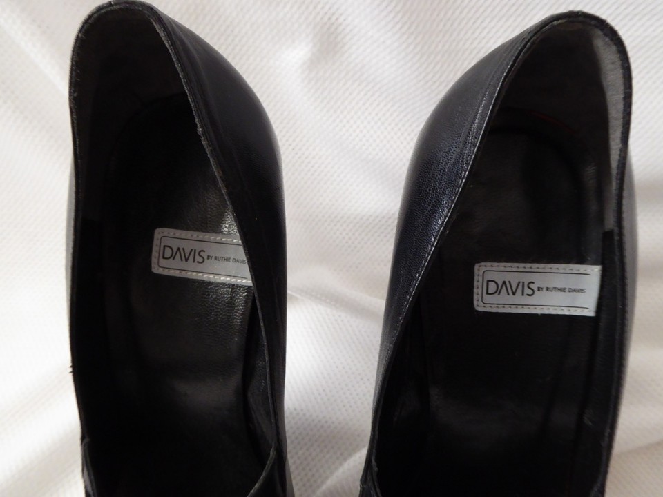 Ruthie Davis 8 Black Leather Elastic Mary Jane 4.5" High Heels Pumps ...