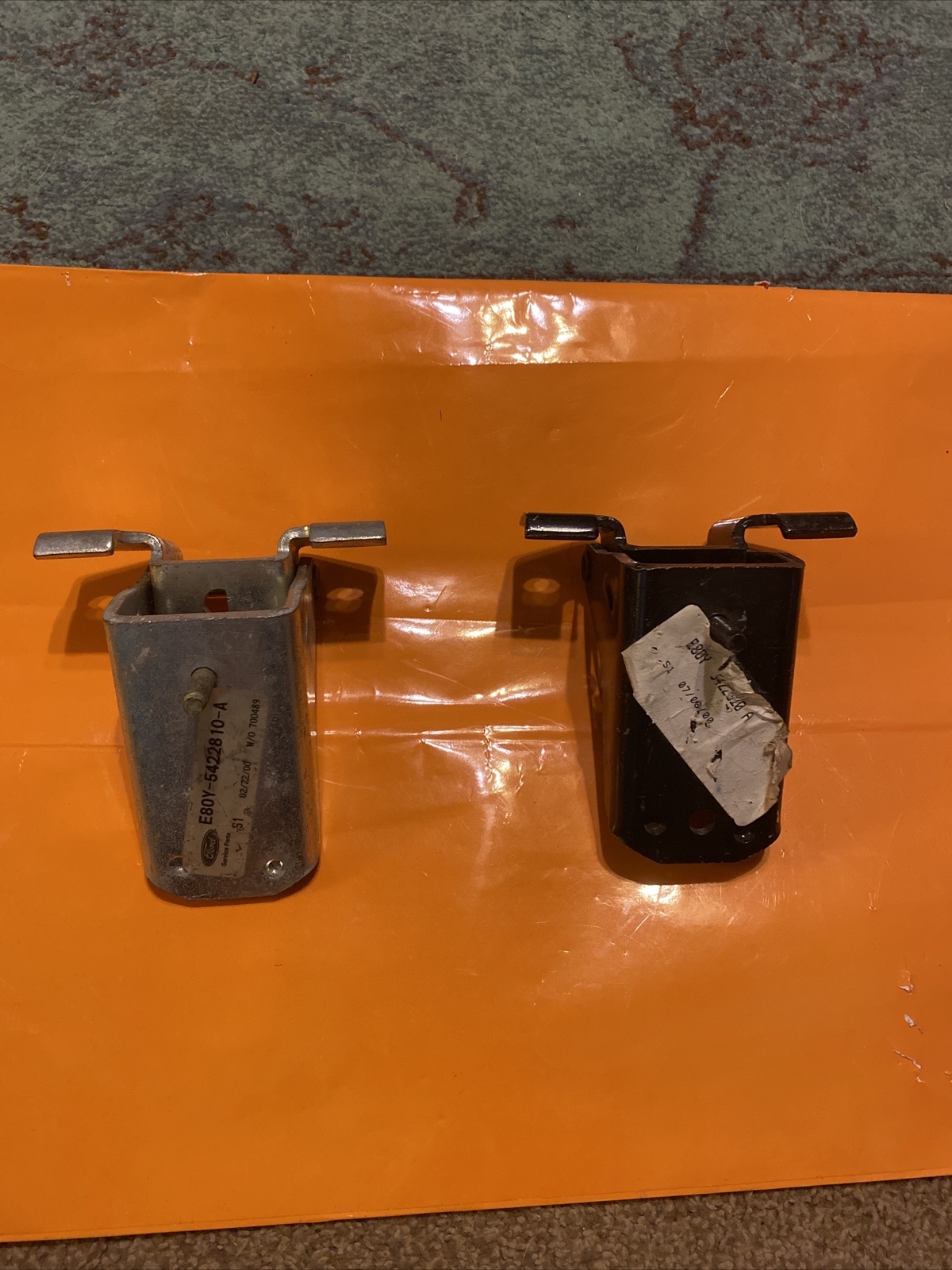 88 Ford Lincoln Continental Front door Lower hinges (2) L & R E8OY ...