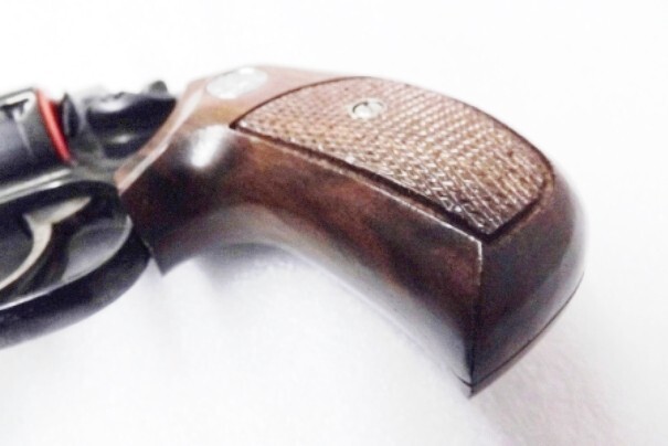 Sile Walnut Combat Grips for Taurus 85 94 605 941 Revolvers Banana Buy ...