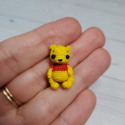 Micro 2.5cm Winnie-the-Pooh Bear. Dollhouse miniature. Disney ...