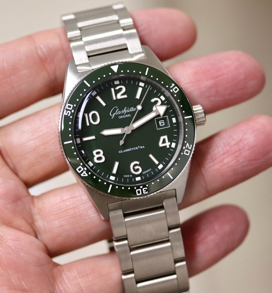 Glashutte Original. Seaq. 39.5mm. Green Dial. Full Kit box, papers ...