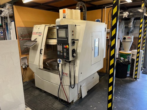 XYZ Mini Mill 560 Vertical Machining Centre - BT40 - Siemens 802D ...