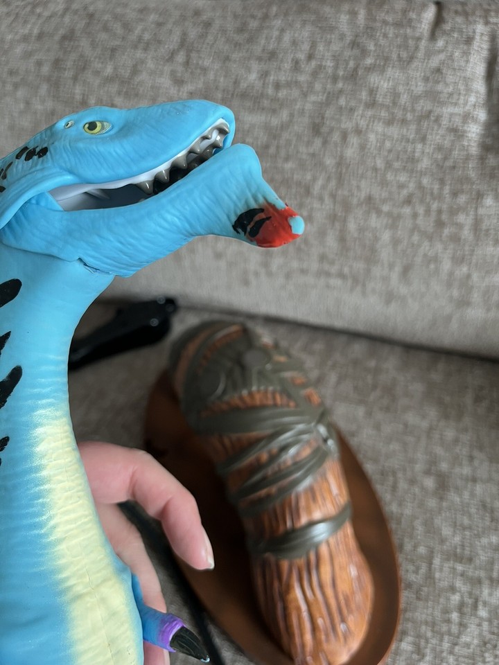 Disney World Parks Pandora Avatar Banshee Animatronic Moving and Sounds ...