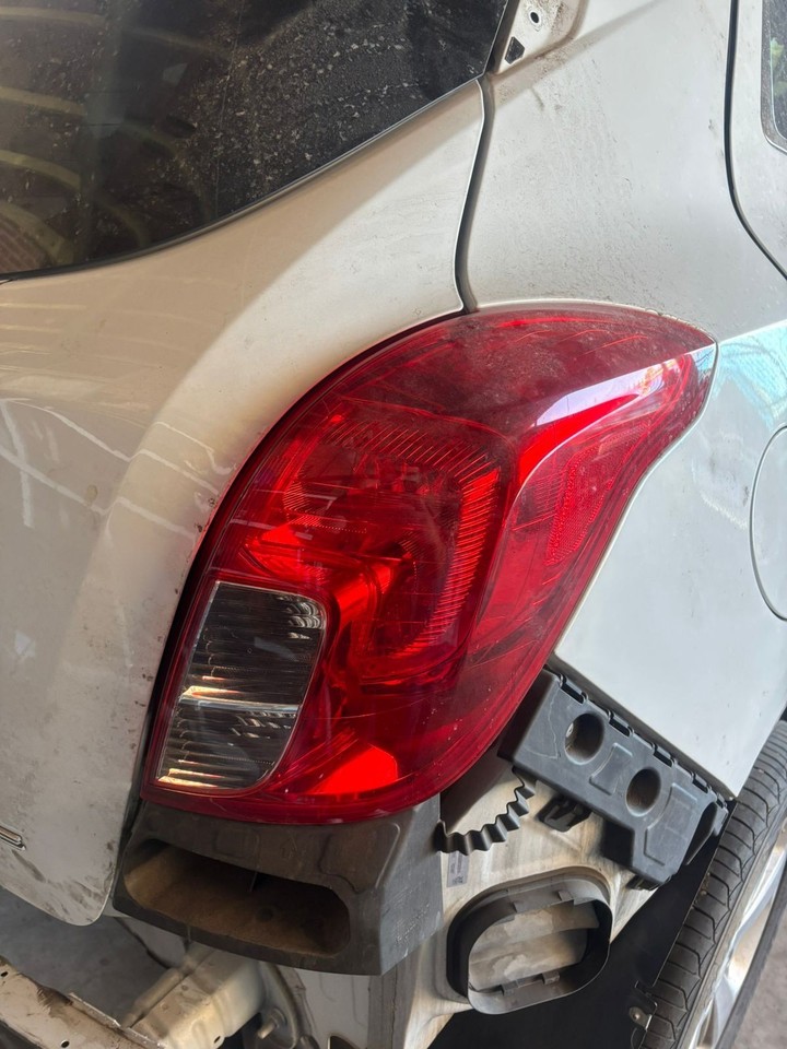 2013 2014 2015 2016 Buick Encore RH Passenger Side Tail Light Halogen ...