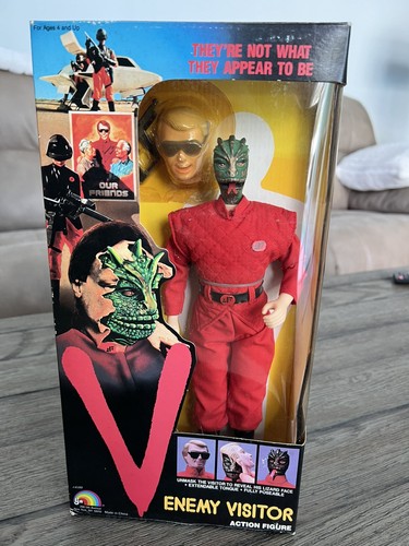 Vintage LJN 1984 V ENEMY VISITOR Action Figure in box - NEW plus added ...