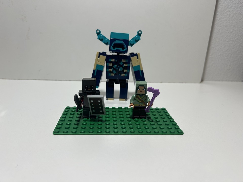 LEGO Minecraft the Deep Dark Battle Biome 21246 *Incomplete/Missing ...
