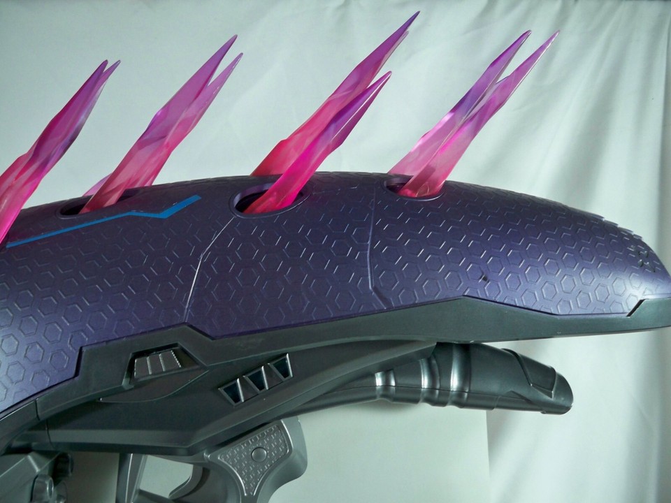 K24i00023 HALO NEEDLER WORKS NECA 1:1 FULL SIZE REPLICA 2015 LIMITED ...