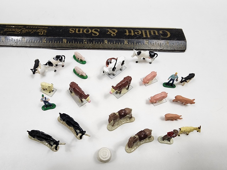 HO Scale 1/87 Farm Animal Lot Large Cows Bulls Pigs - Figures W ...