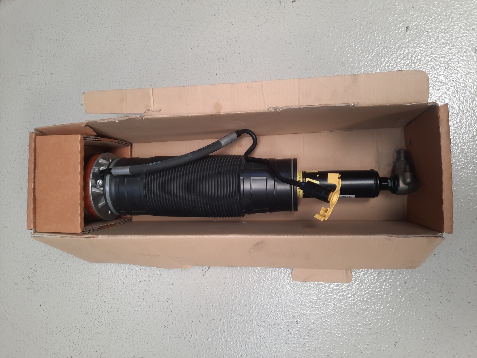 Mercedes-Benz Front Left Suspension Strut On Front axle, Left ...