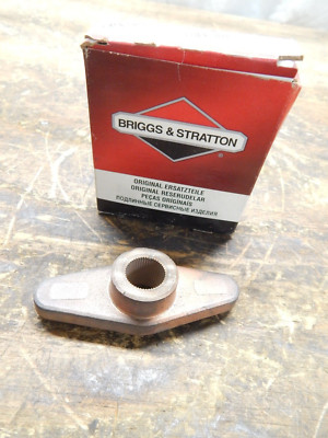 OEM Briggs & Stratton Blade Adapter Hub 313584MA | eBay
