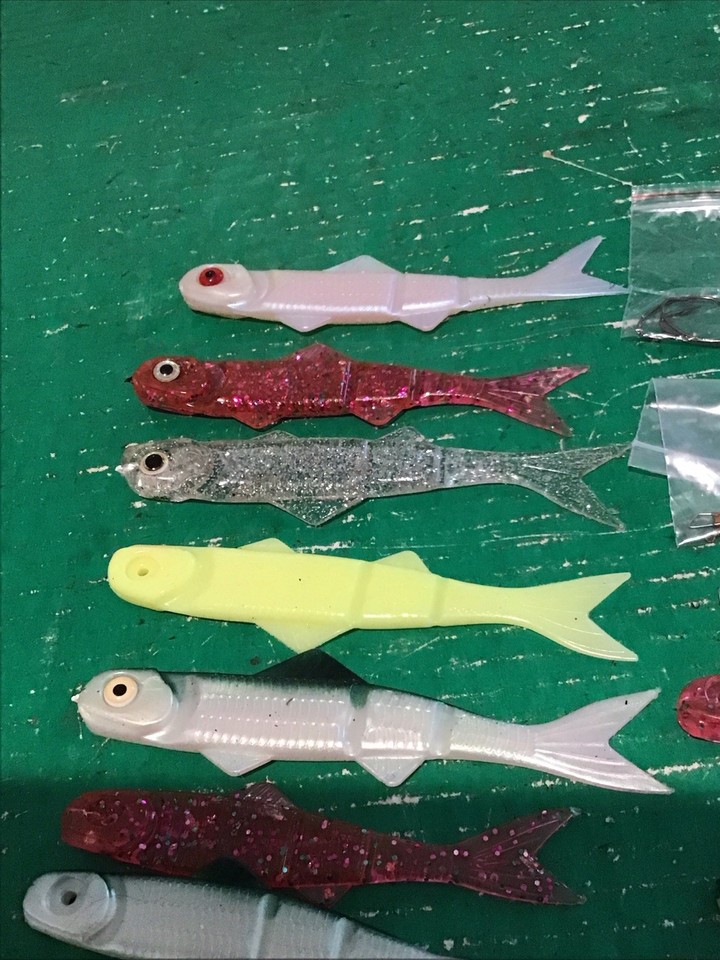 Lot of 16 New Banjo Minnow Fishing Lures w/ O Rings Cork Screws Hooks ...