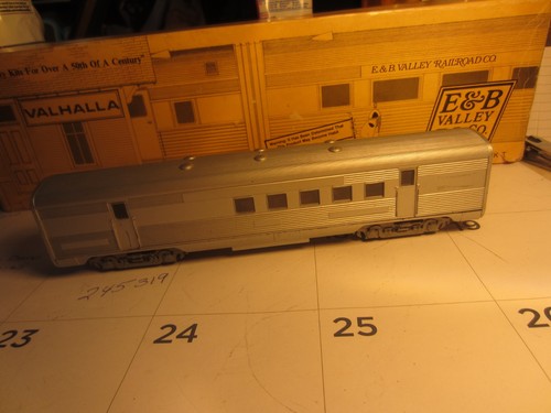 HO trains; A very nice ATHEARN track ready U.S. Postal streamliner ...