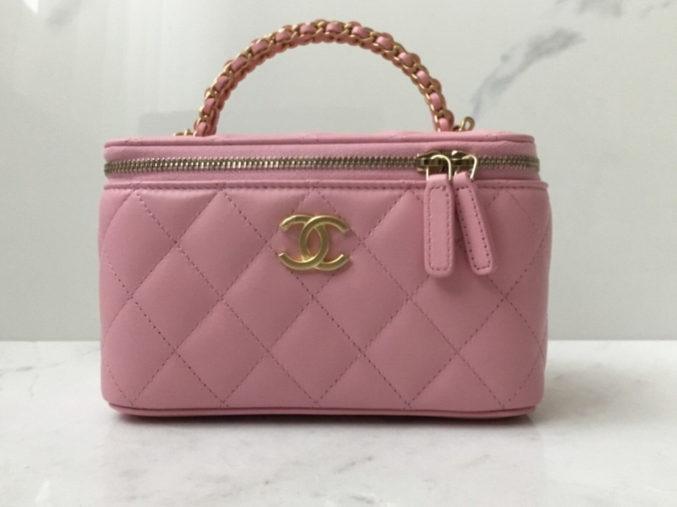 New CHANEL 22K Vanity Case Top Gold CHAIN Handle Barbie Pink Lambskin ...