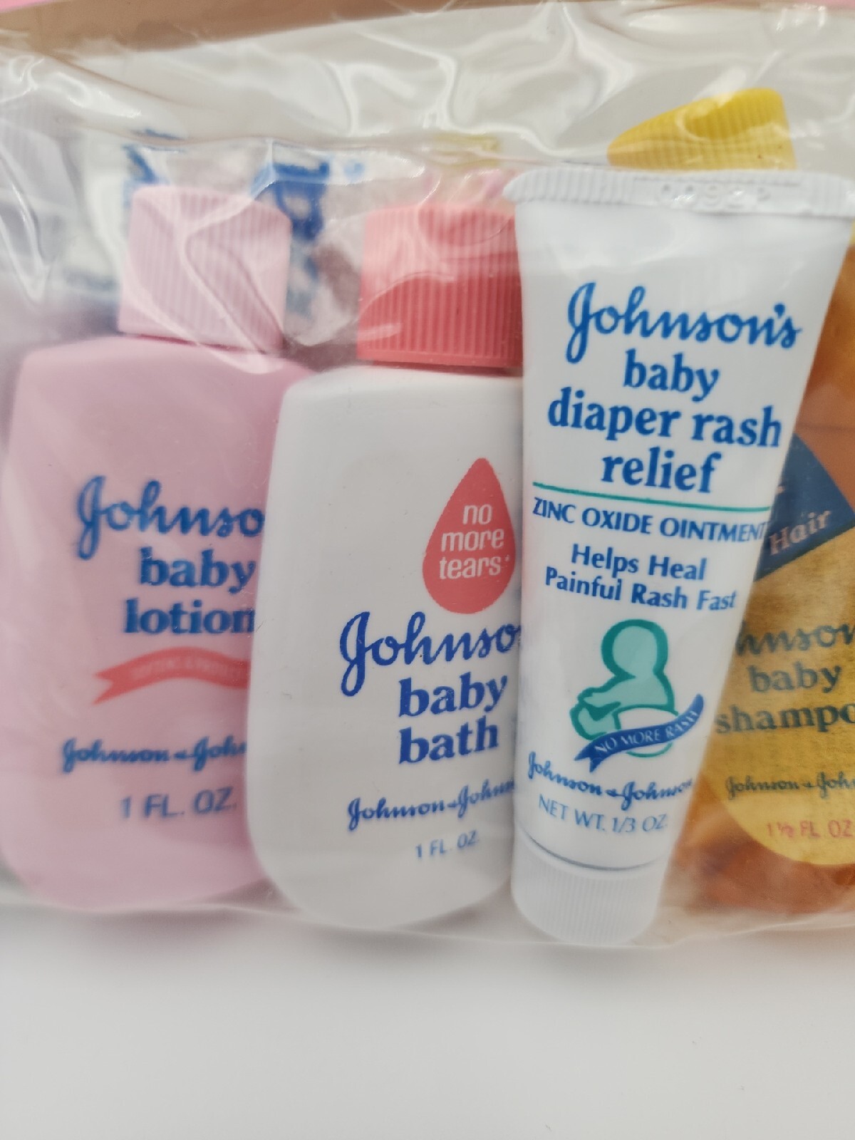 Johnsons's Baby Take-Along Pack 1992 Powder Bath Shampoo Lotion Rash ...