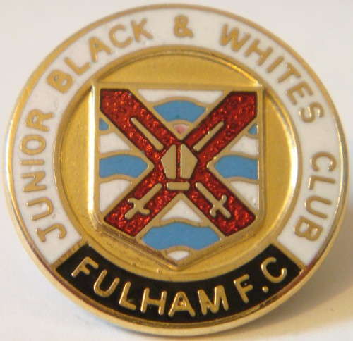 FULHAM FC Vintage JUNIOR BLACK & WHITE SUPPORTERS CLUB badge Brooch pin ...
