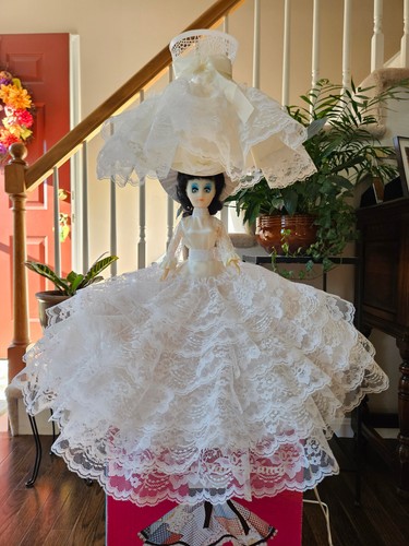 Vintage Dollite by Admiration Decorative Doll Lamp with White Dress In ...