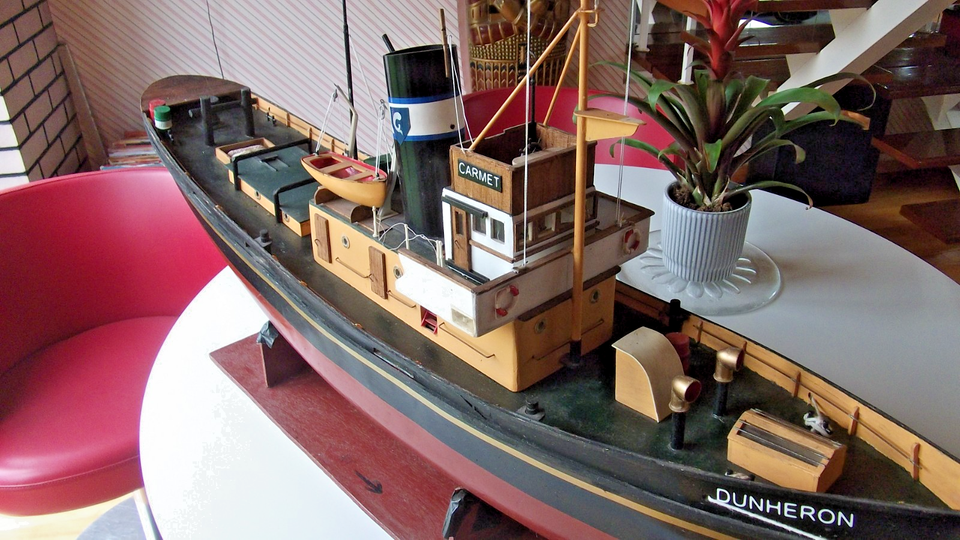 Large RC Model DUNHERON Tugboat. 4ft Radio Controlled Model Boat. Model ...