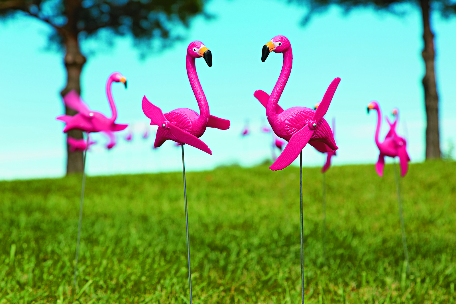 Twirling Flamingo Yard Signs, Outdoor Home Decor, 6 Pieces, 7 1/2" Tall ...