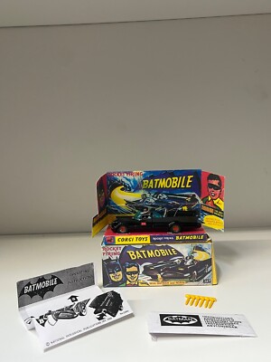 Vintage 1966 Corgi batmobile 267 near mint 1st issue No tow hook w ...
