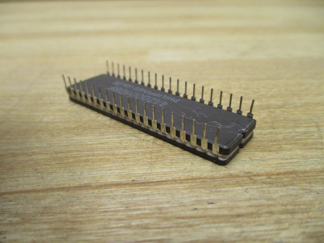 Intel D8749H Single Component 8-bit Microcontroller Eraseable 8749 ...