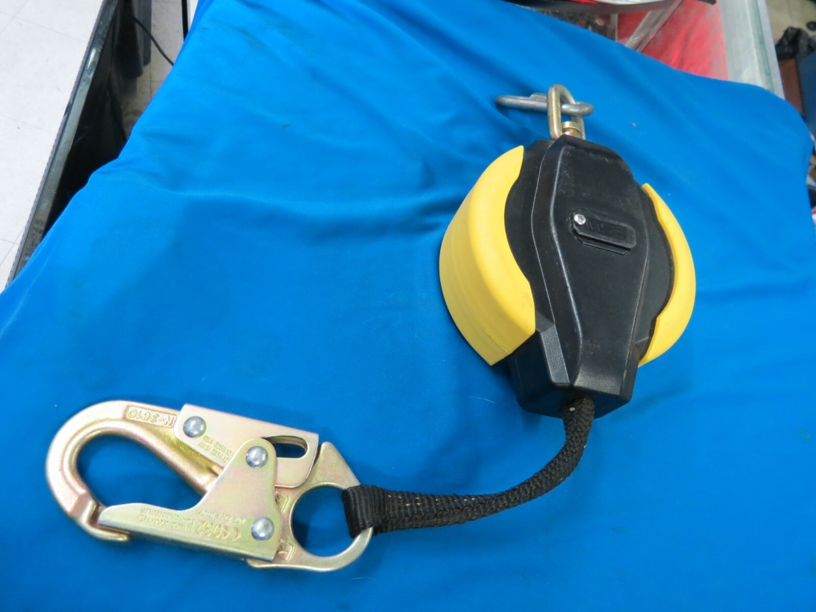 MSA WORKMAN PFL PERSONAL FALL LIMITER 12' LINE130-300 LB | eBay