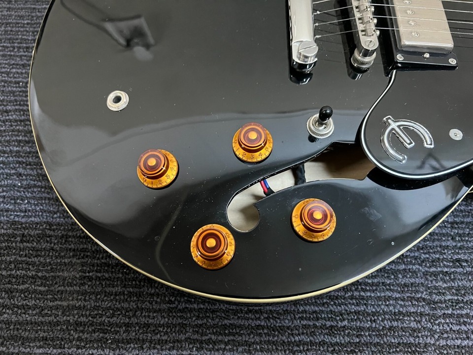 Epiphone DOT EB Semi-Hollowbody Electric Guitar & Road Runner Hard ...