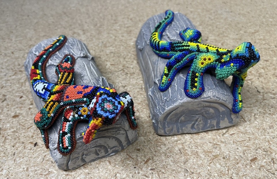 Vintage Handmade Huichol Beaded Iguana Lizard Clay Art Pottery Log Base ...
