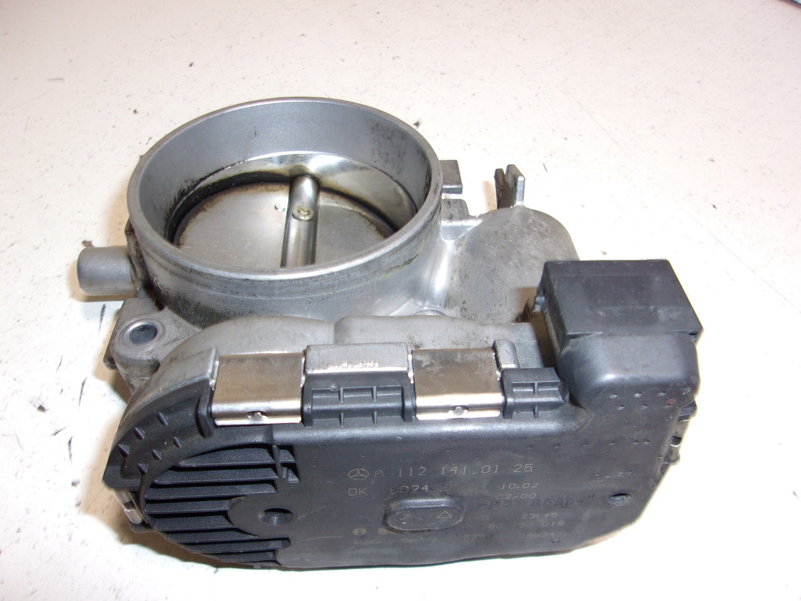 03 MERCEDES C240 THROTTLE BODY A1121410125 OEM AS36 | eBay