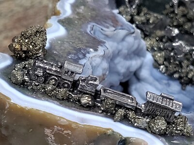 LARGE Mineral Geode DIORAMA Gold Mining Railroad Scene 7"x5" near 5 ...
