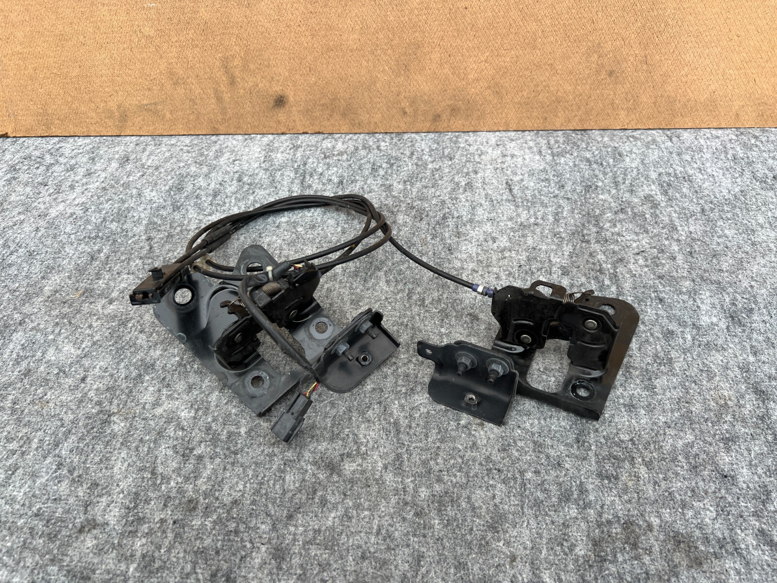 INFINITI Q50 Q60 2014-2023 OEM LEFT & RIGHT RADIATOR SUPPORT HOOD LATCH ...