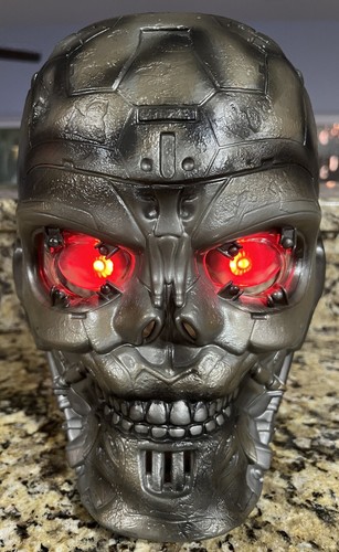 Terminator Salvation T-600 Voice N Vision Skull Playmates Electronic ...
