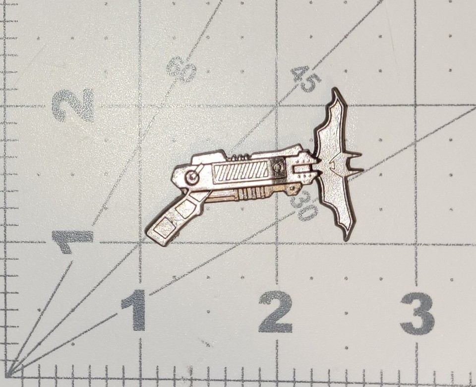McFarlane DC Batman Grapnel Gun Batarang Weapon 7" Scale Custom Fodder ...