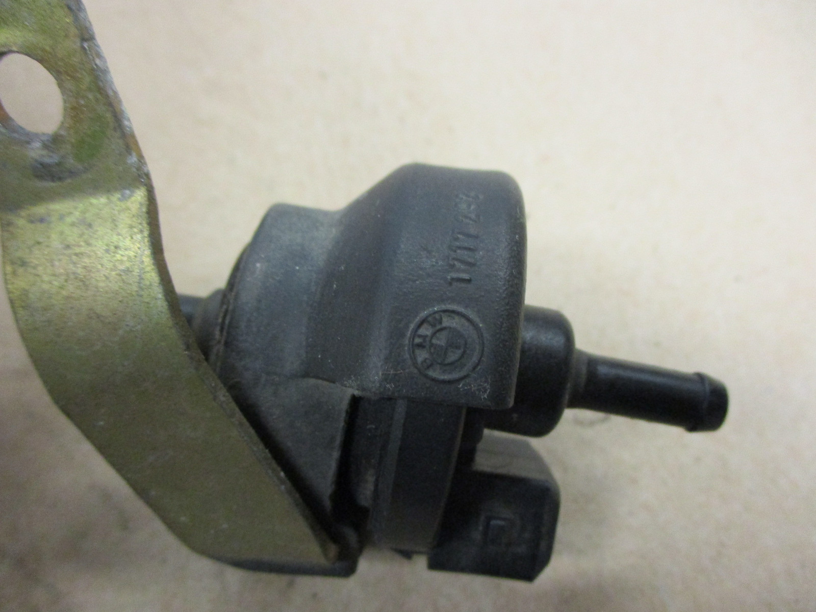 BMW R1100GS R1100RT R1100R R1100RS FUEL TANK BREATHER VALVE GAS | eBay