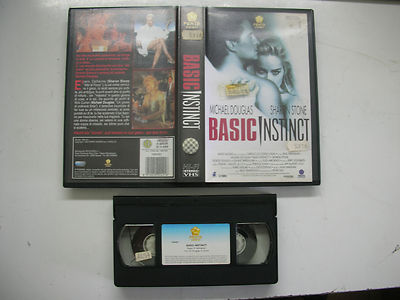 BASIC INSTINCT Michael Douglas, Sharon Stone 1992 VHS Italian | eBay